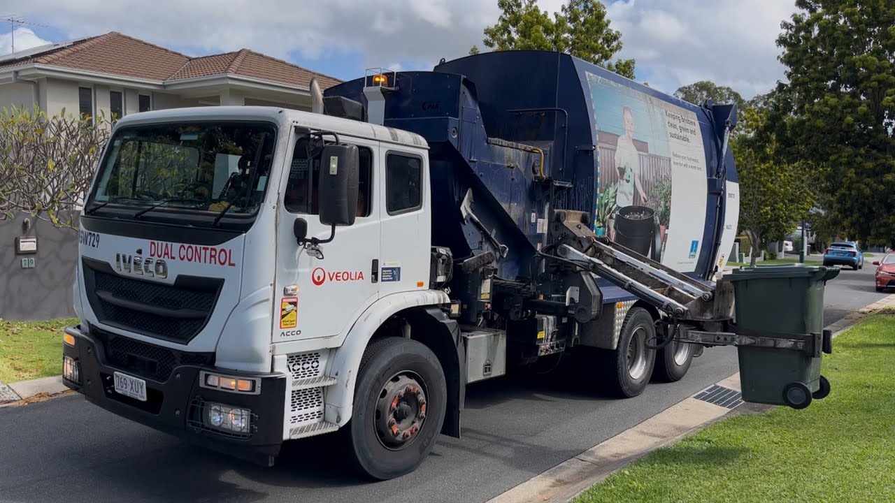 Brisbane Garbage BSW729 - YouTube