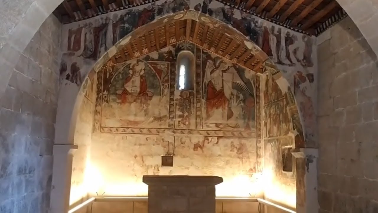 Gótico lineal del siglo XIII en la ermita de Barluenga. - YouTube