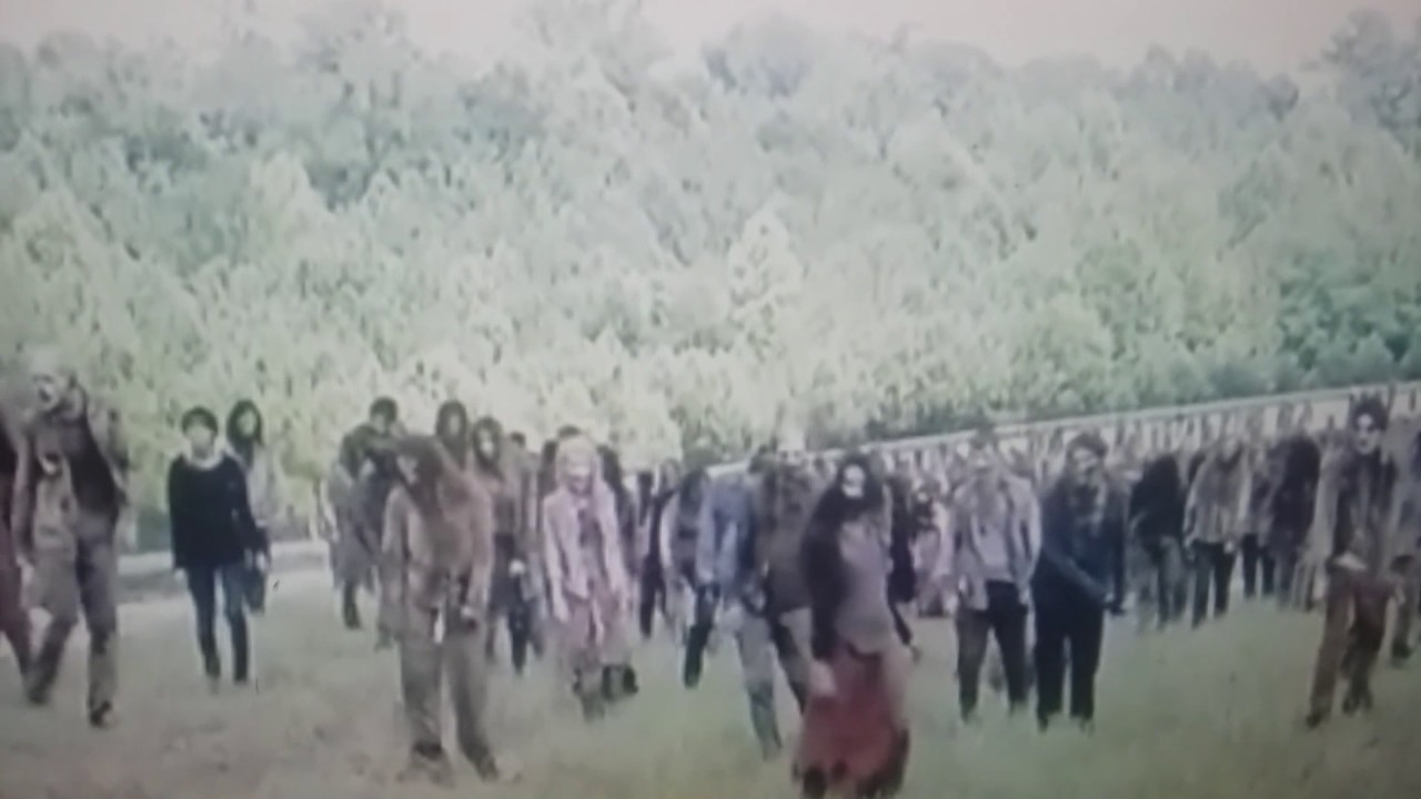 The Walking Dead 7x09 Michonne and Rick Kill Walker Herd - YouTube