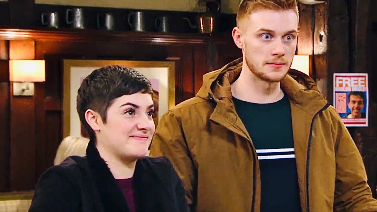 ‪Livron - Vic Puts Luke Ahead Of Aaron.. - YouTube