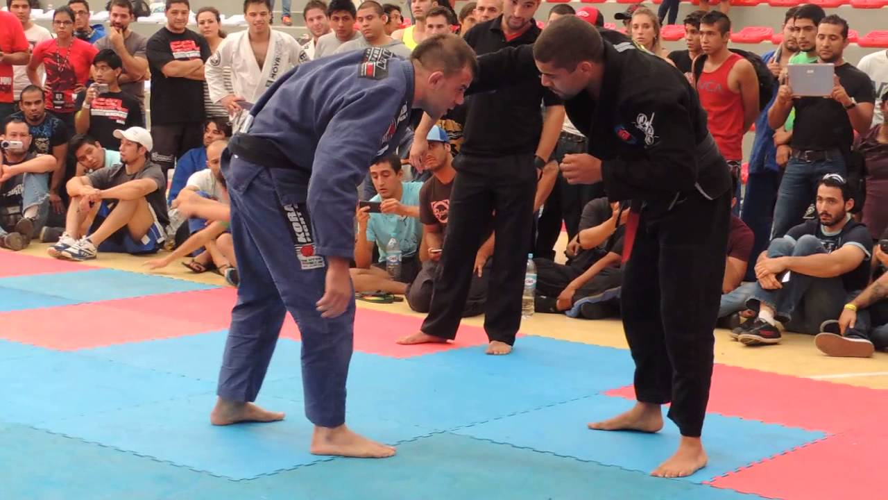 Iuri Silva vs Dan Schon ESL 2013 Guadalajara - YouTube