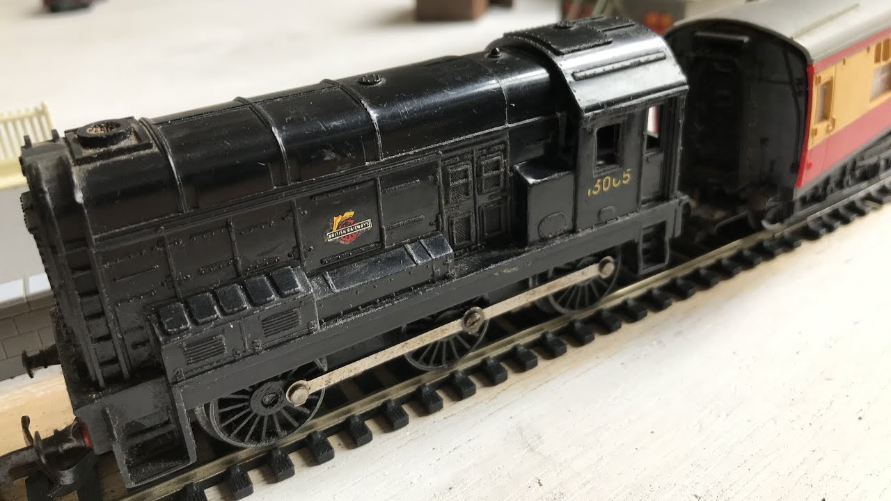 Triang R152 BR Black 0-6-0 Class 08 Diesel Shunter Locomotive 13005 ...
