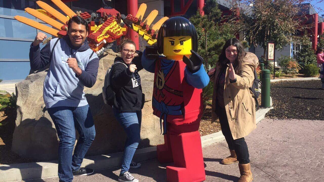 EVERYTHING IS AWESOME - YouTube