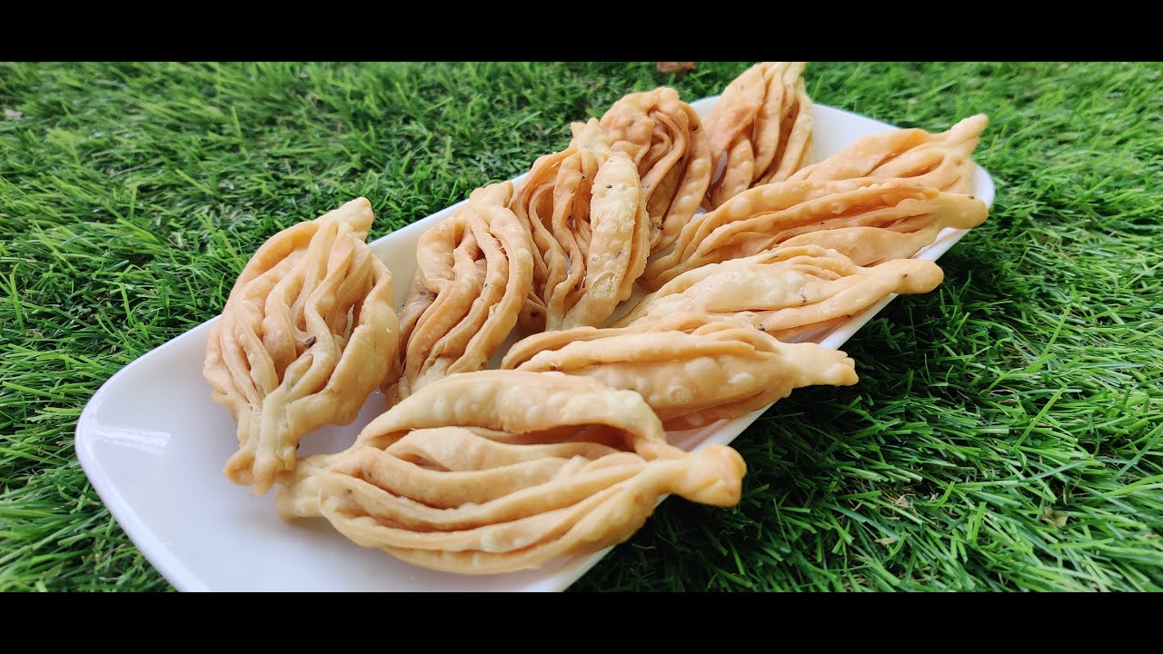 How to make Karela Style Mathri - YouTube