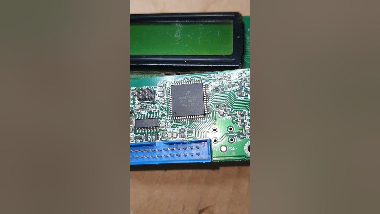 Microcontroller with LCD display. - YouTube