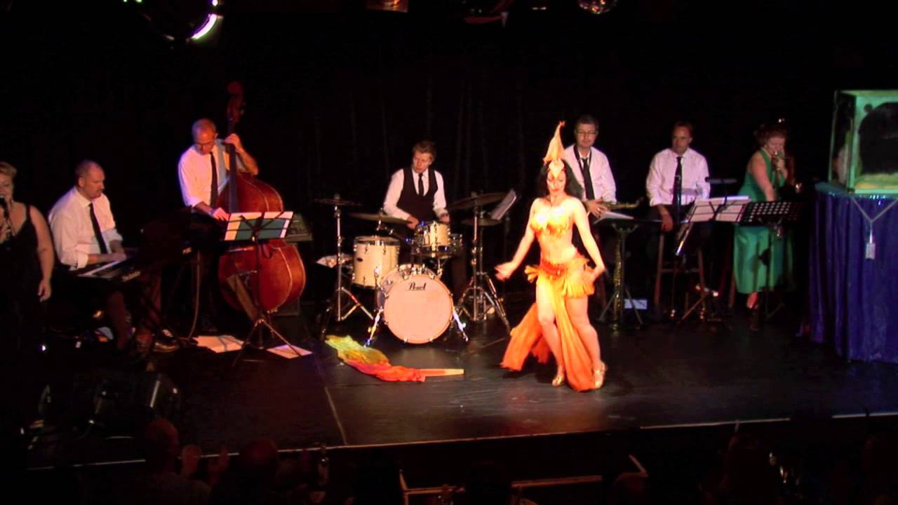 Becky Lou at Big Band Burlesque 2013 - YouTube