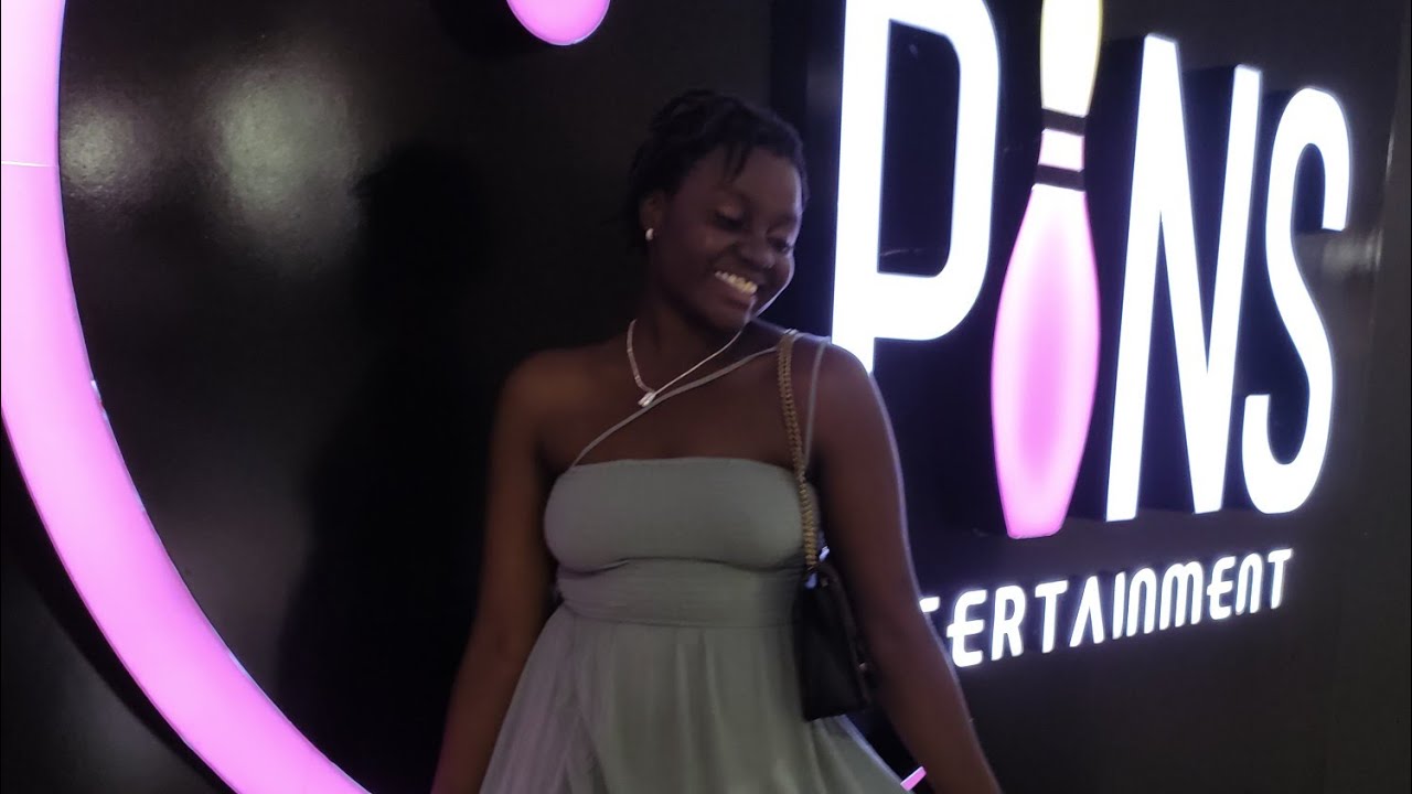 FIRST TIME TRYING BOWLING AT SARIT🤗||hanging out with my friends 🧡 ...