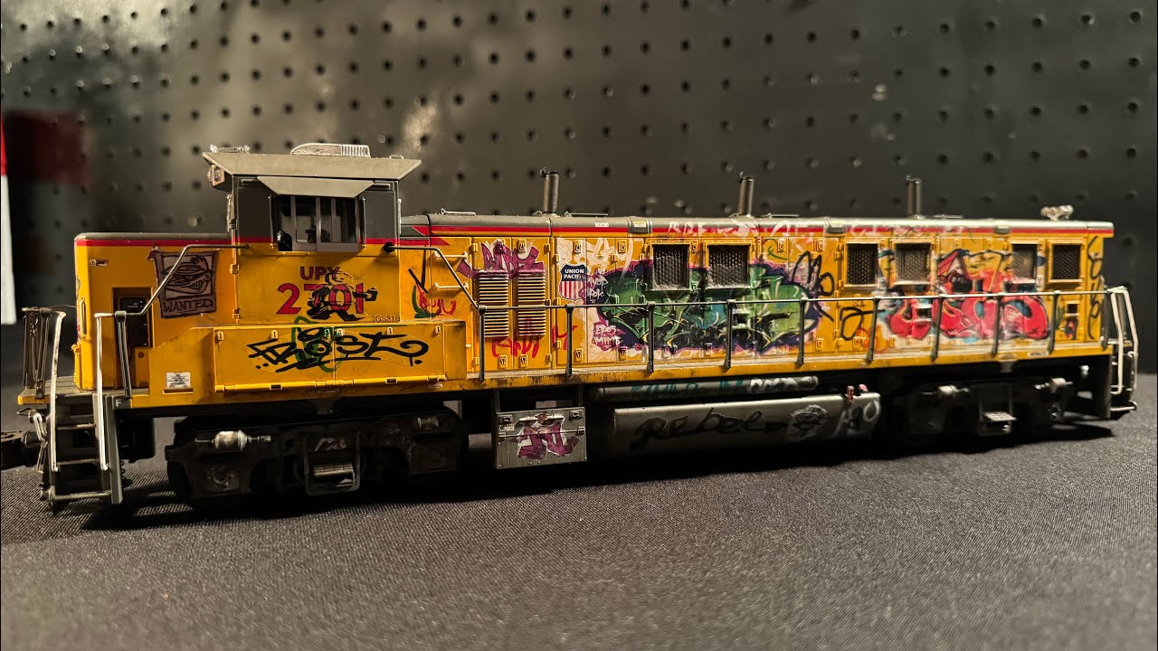Lionel Vision line Genset & Ethanol tank cars, weathered & Graffiti ...