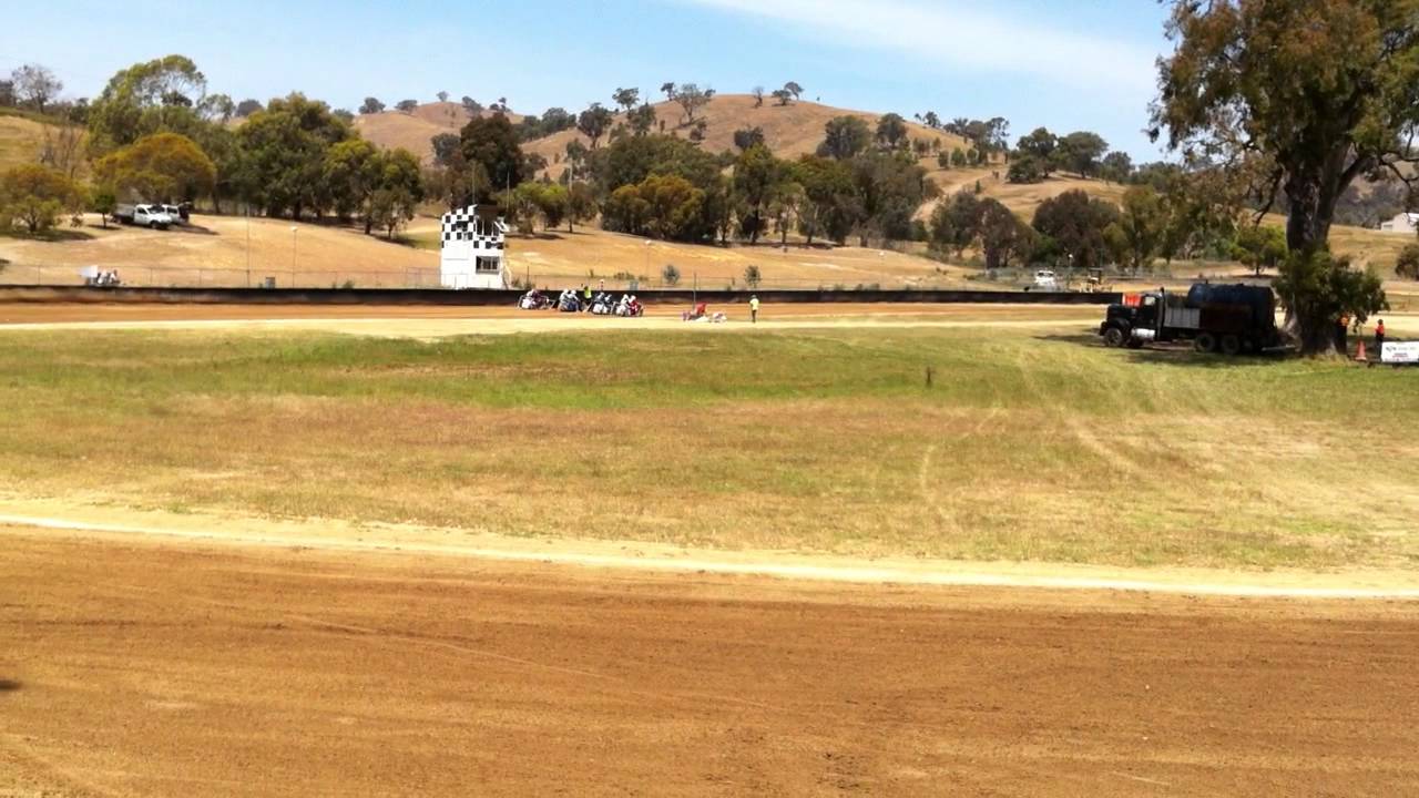 1000cc speedway sidecar race, Broadford - YouTube