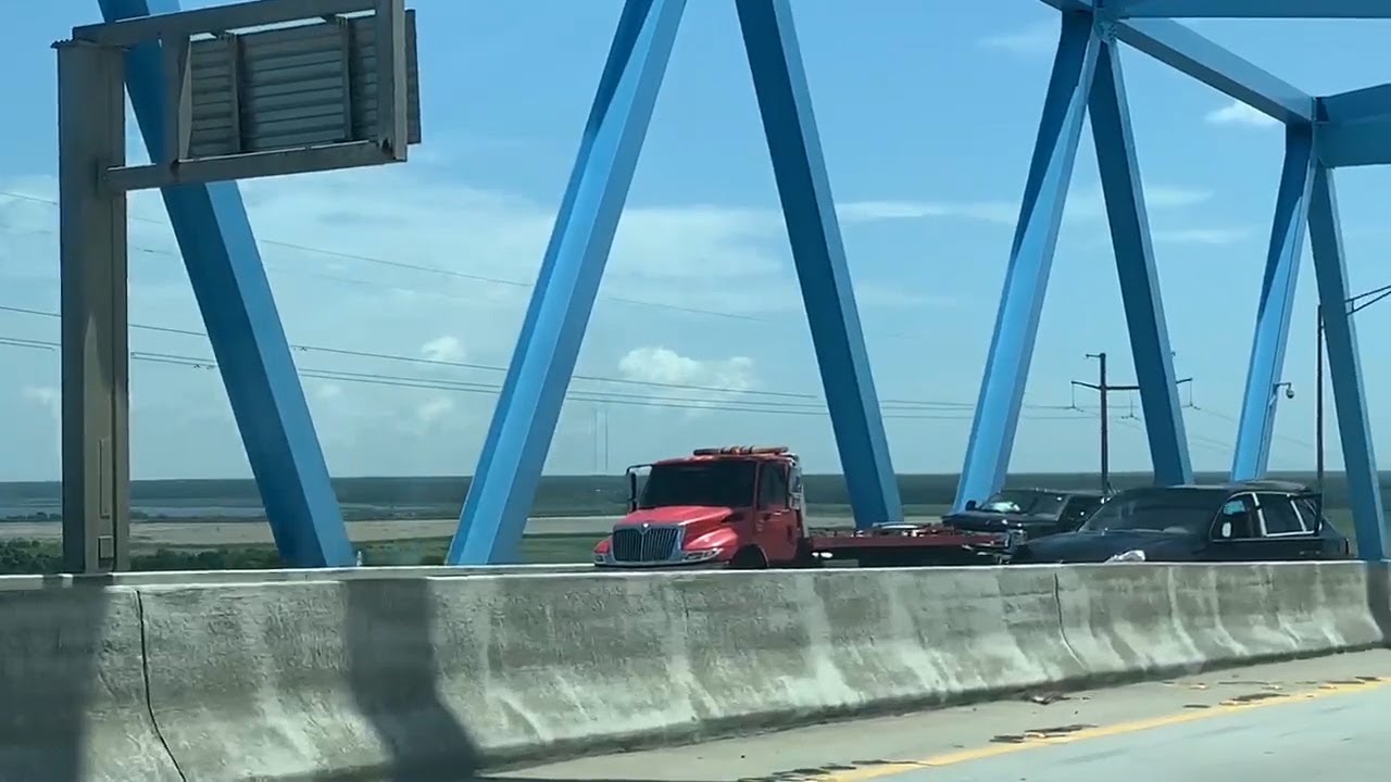 Crash on the Don Holt Bridge - YouTube