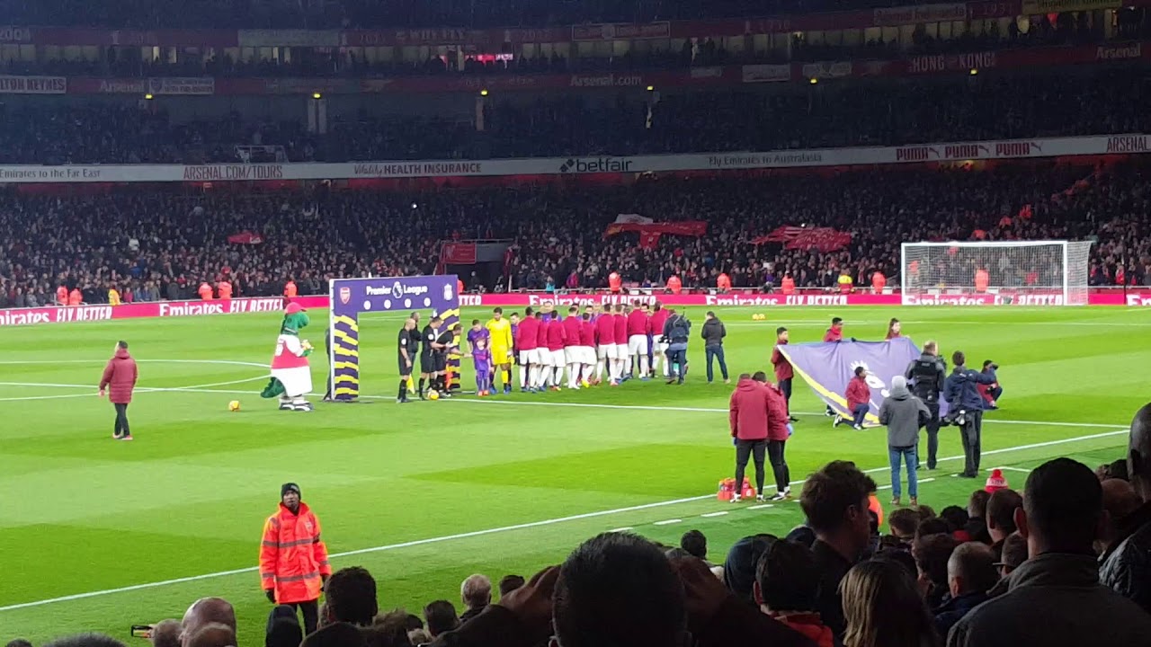 Arsenal V Liverpool - North Bank Pre Match Atmosphere + Teams 03/11 ...