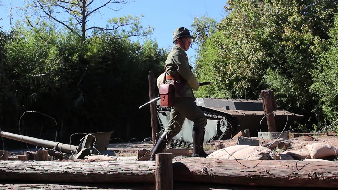 WWII Japanese Swordfighting Technique Demonstration - YouTube