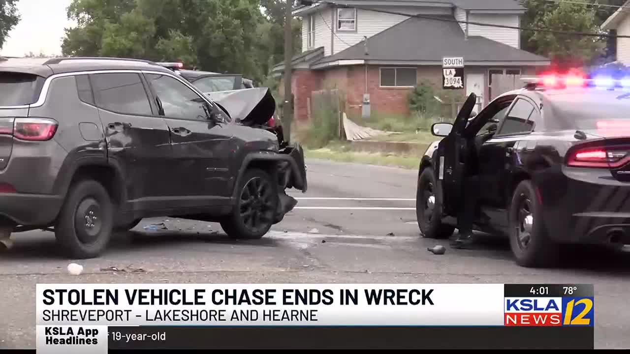 Stolen Jeep winds up in 4-vehicle crash after police chase - YouTube
