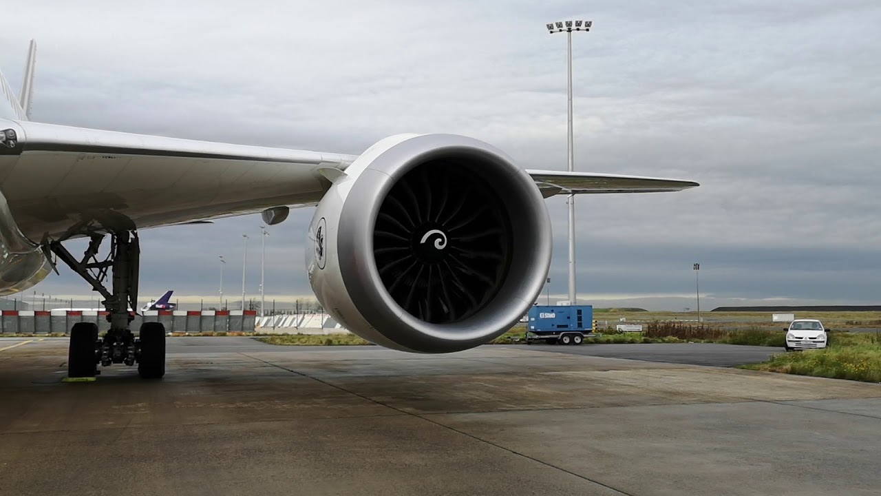 Boeing 787-9 GEnx Run up - YouTube
