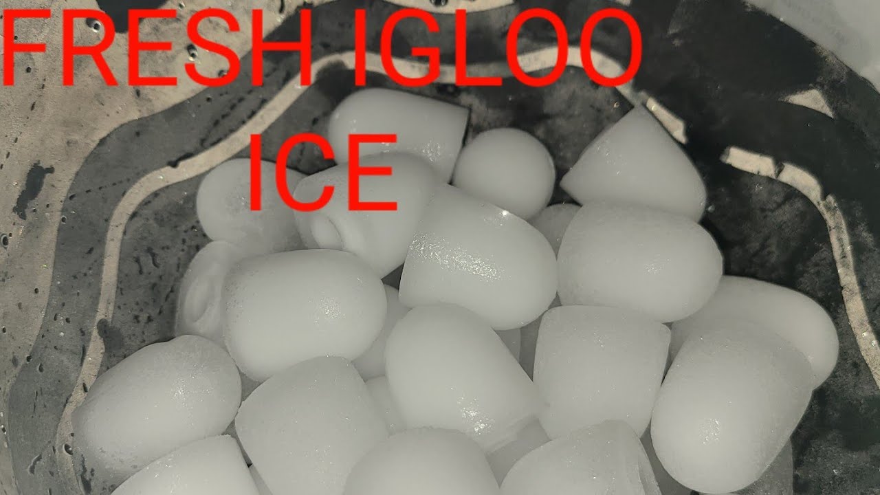 FRESHLY MADE IGLOO ICE EATING - YouTube