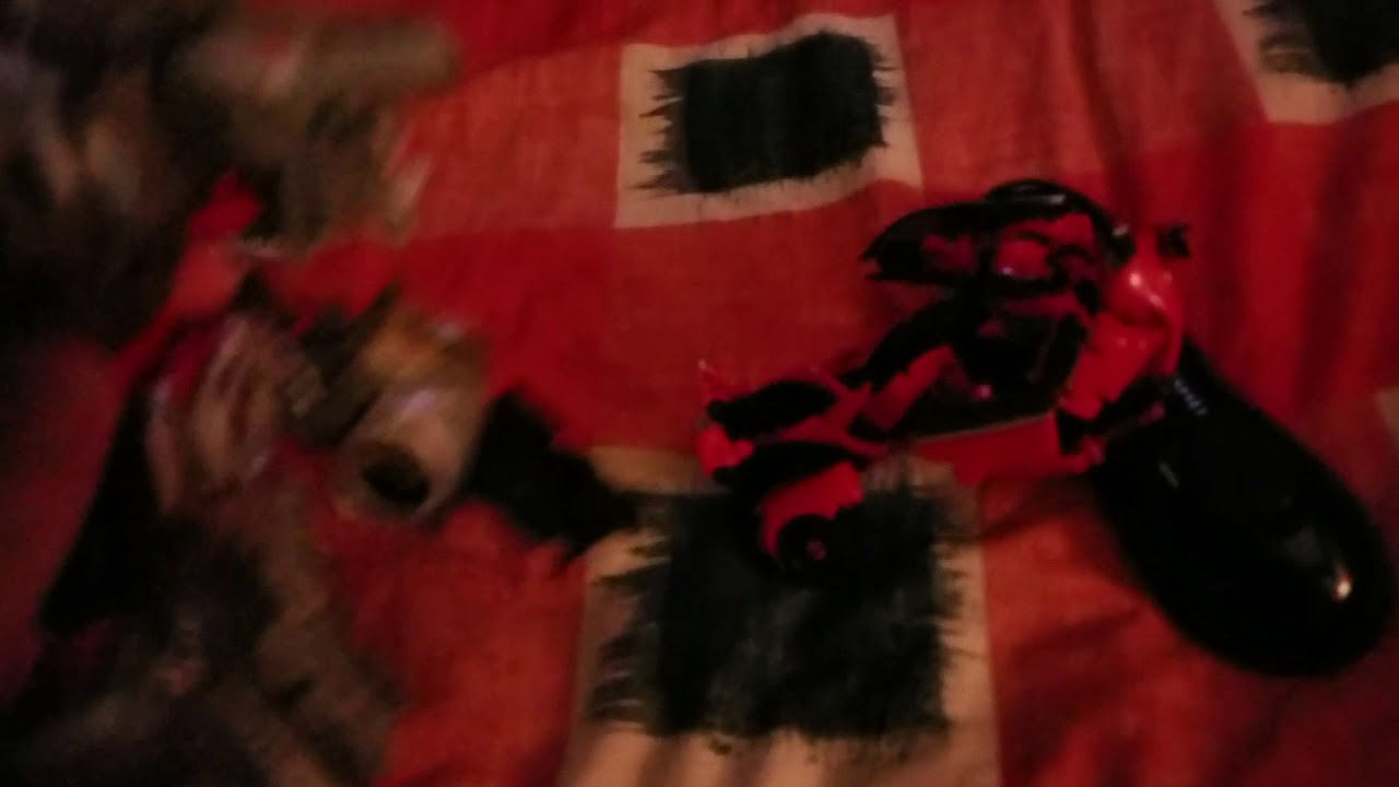 Angry midget man fights about anime - YouTube