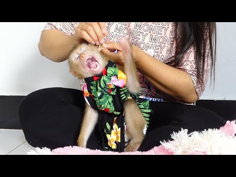 Sara's Very Big Yawning So Sleepy During Cleaning Earwax