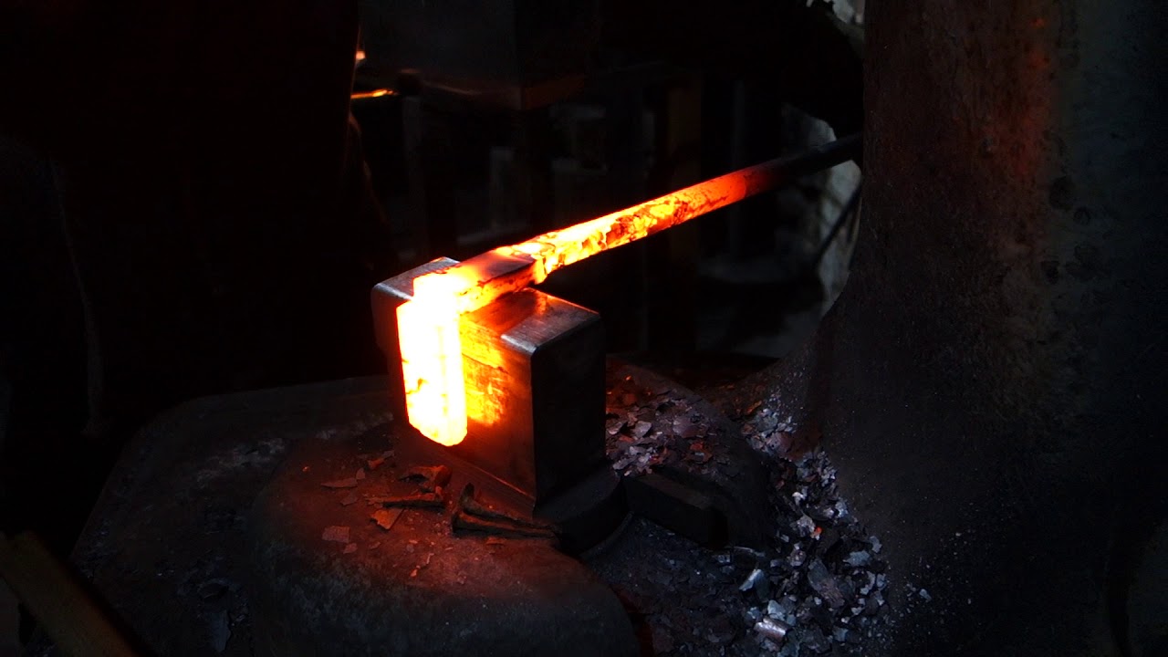 Forging historical iron - YouTube