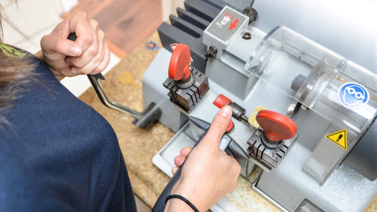 How to Find a Commercial Locksmith in Hollywood, FL | Keys Plus ...