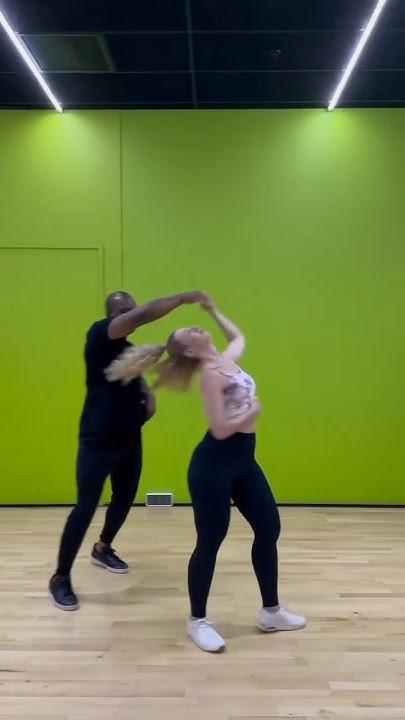 Brazilian Zouk Level 4 - Head movements flow🔥 #brazilianzouk #zoukbrasileiro #zouklambada - YouTube