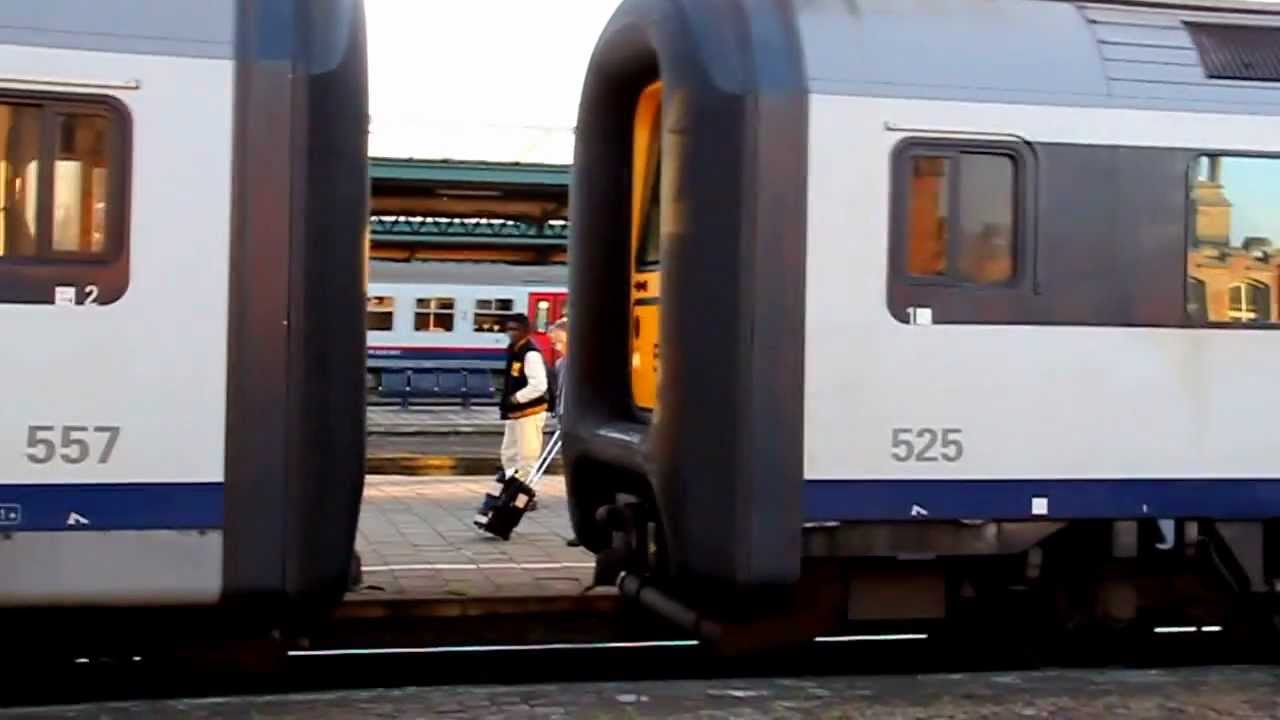 NMBS AM96 komt aan te station Gent St. Pieters (2012) - YouTube