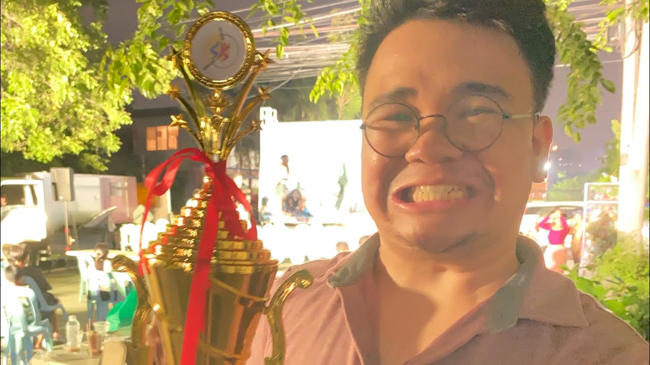 Eli Joins a Contest - YouTube