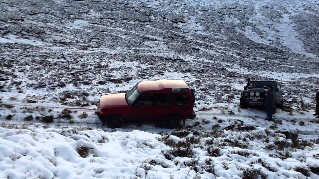Land Rover Defender Recovery Killin - YouTube