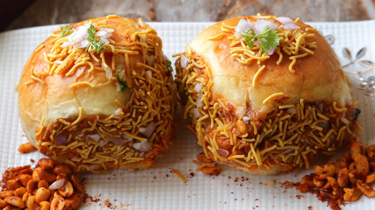 Kutchi dabeli recipe | famous Indian street food | dabeli recipe - YouTube