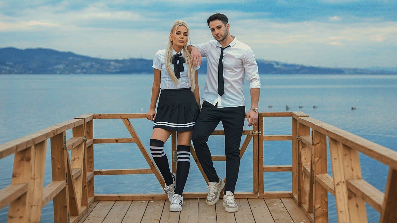 DEMET ELLOO - Yaşanmayan Günler Var (Speed up) - YouTube