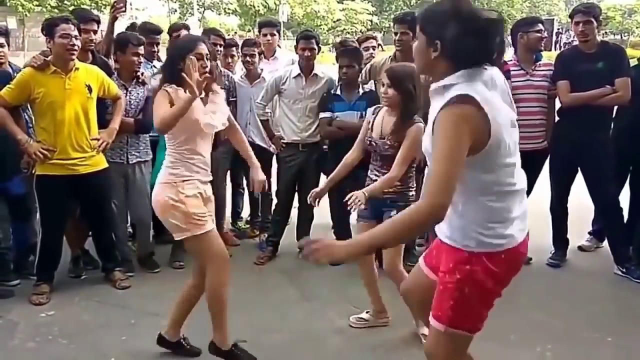 College girls dance |The most entertaining viral video - YouTube