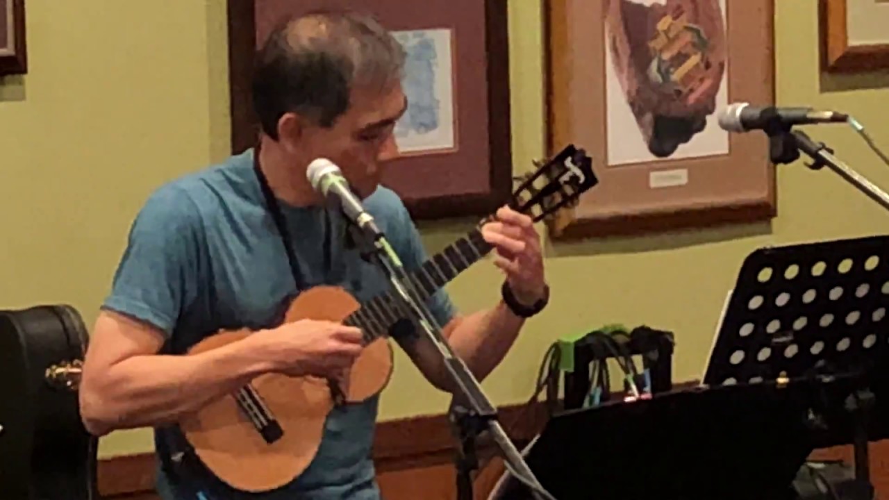 San Jose Ukulele Club Open Mic Time - YouTube