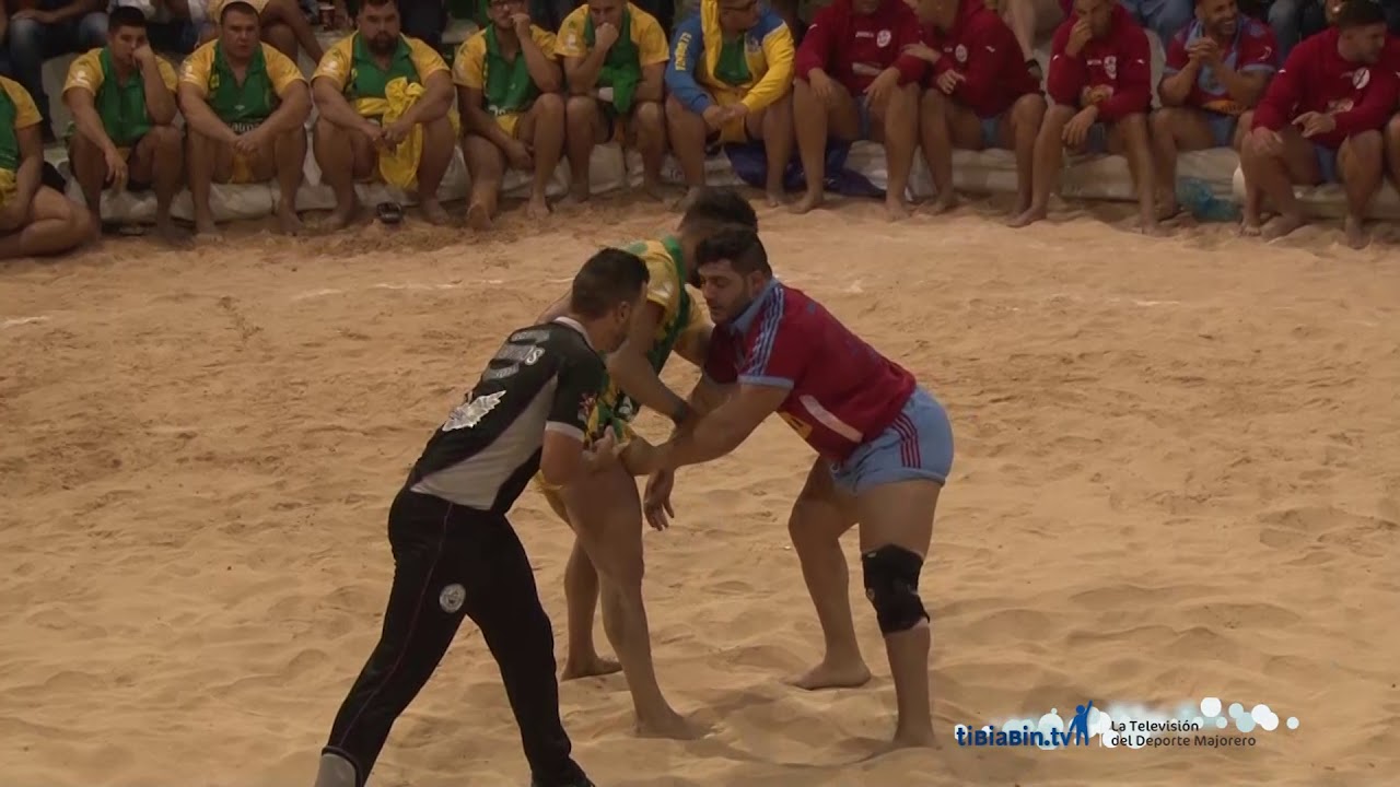 Miguel Hernández vs Ismael Déniz - YouTube