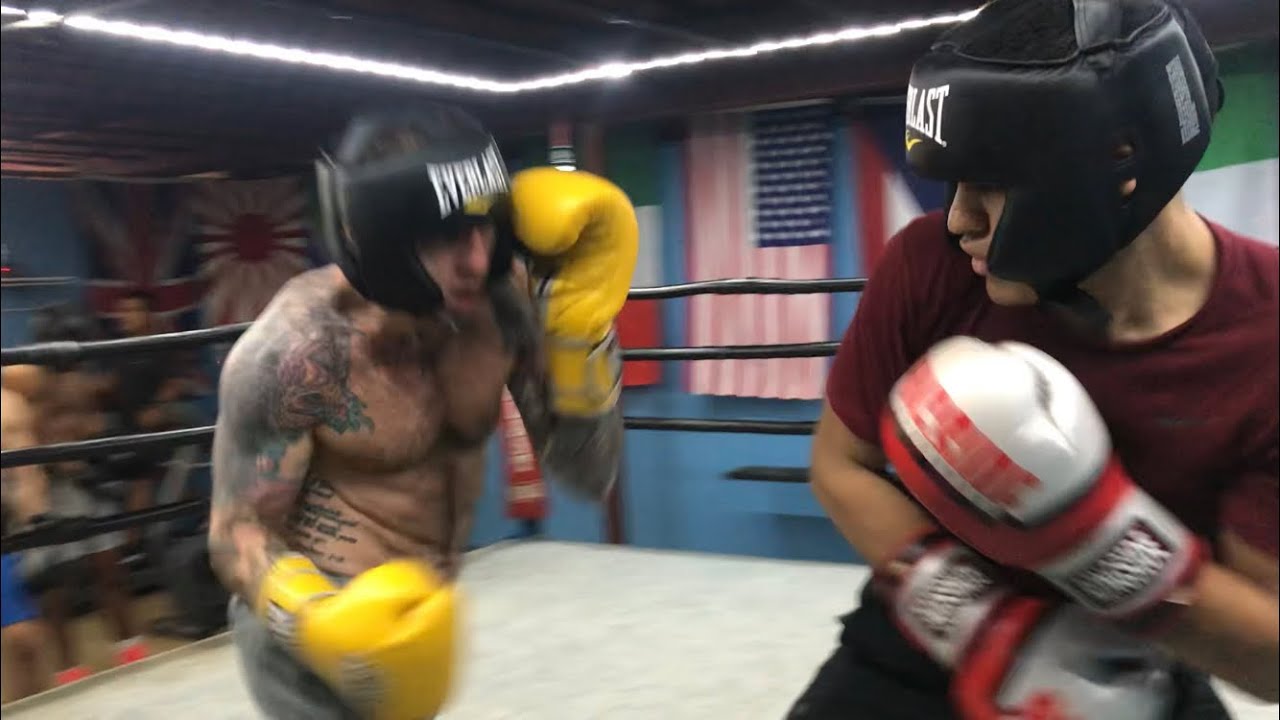 17Yr Old Mexican Boxer vs UFC Striker - YouTube