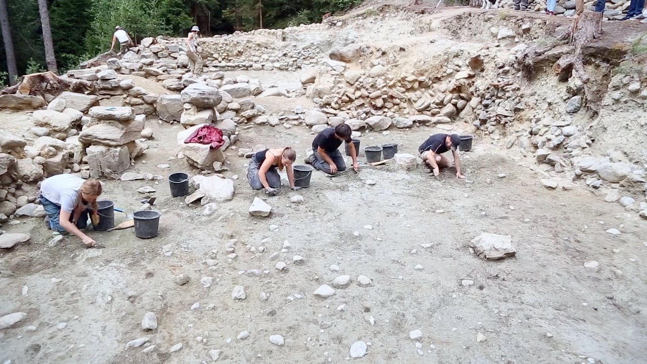 Geschichte der Hohen Birga - YouTube