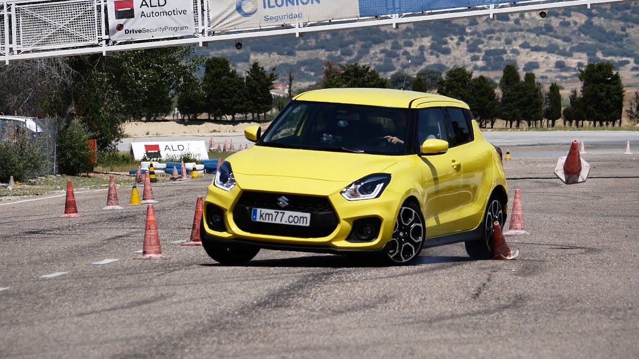 Suzuki Swift Sport 2018 - Maniobra de esquiva (moose test) y eslalon ...