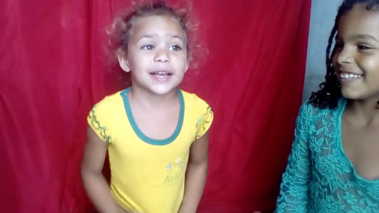 Brincando Com A Irmã Youtube