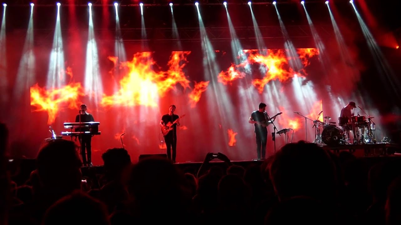 Alt-J - Bloodflood Pt 2 (Primavera Sound 2015) - YouTube