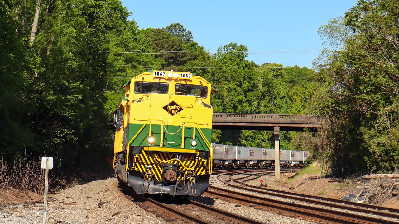 NS SD70ACe “Reading Bee Line” Heritage Unit #1067 leads 28R! Freshly ...