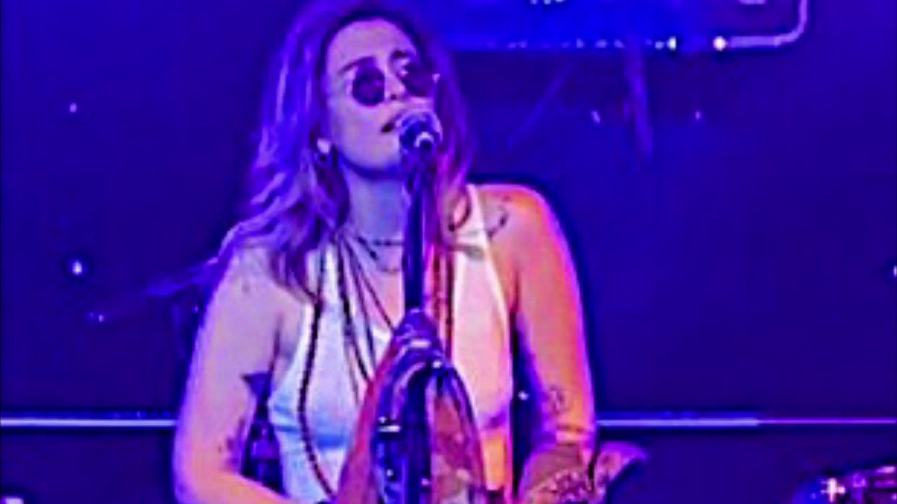 Paris Jackson / The Soundflowers live at The Mint La - YouTube