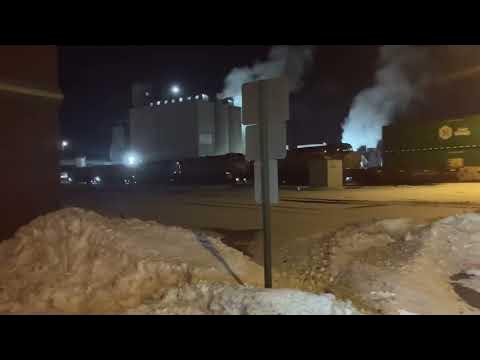 UP 5619 Intermodal Train West, Main St. Railroad Crossing, Fremont Nebraska - YouTube