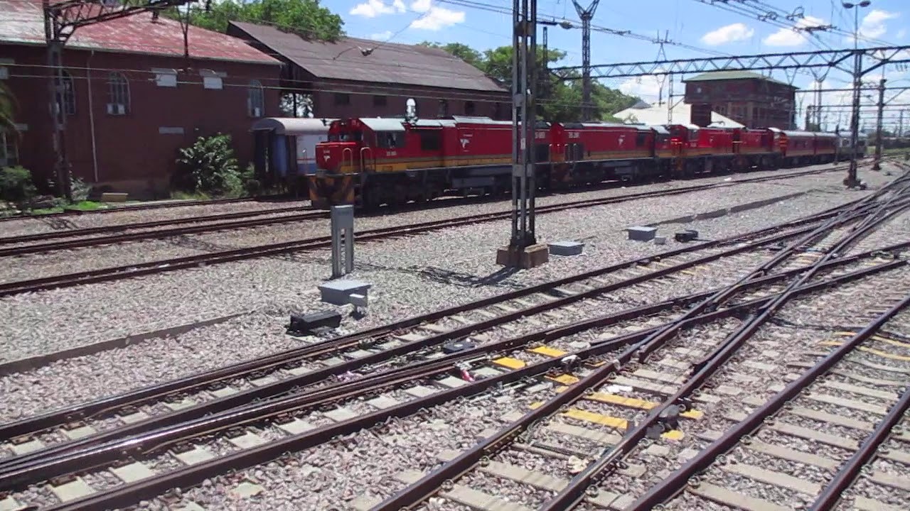 Transnet diesels,caboose and train dynamics testing coaches. - YouTube