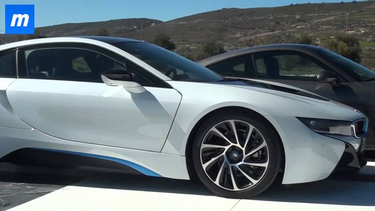 BMW i8 vs Porsche 911 GTS - YouTube
