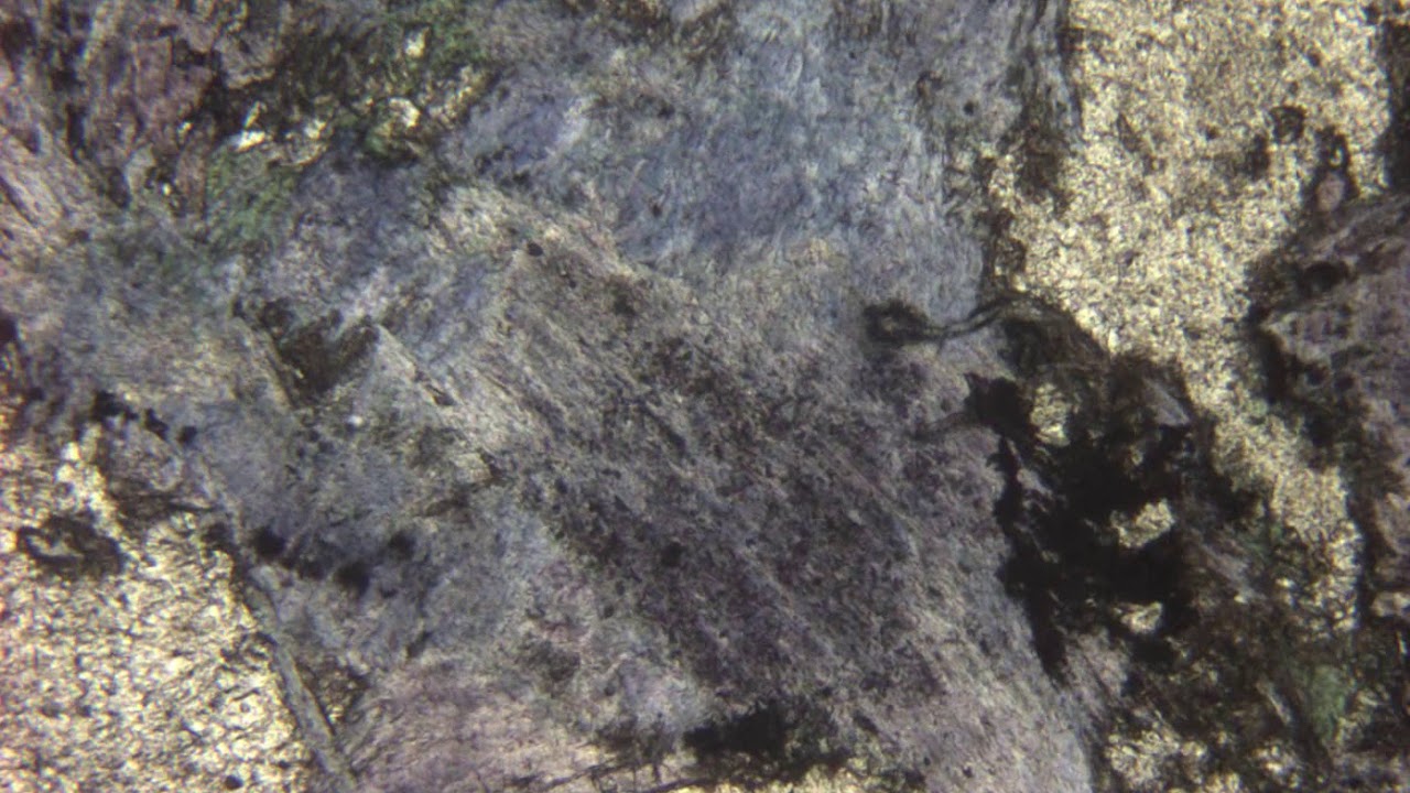 Amphibole (glaucophane) au microscope polarisant (LPNA) 2 - YouTube