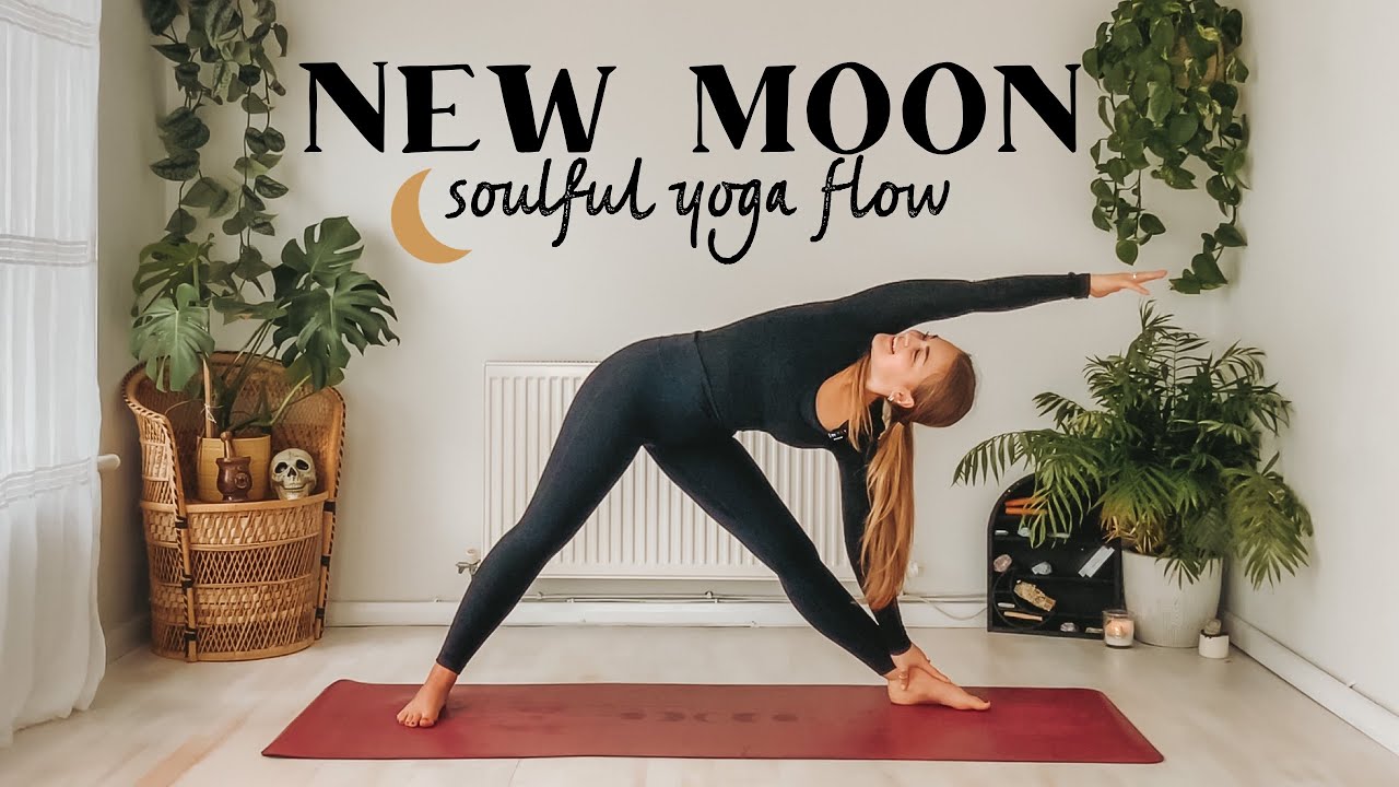 30 minute NEW MOON YOGA FLOW with @theyogiwitch - YouTube