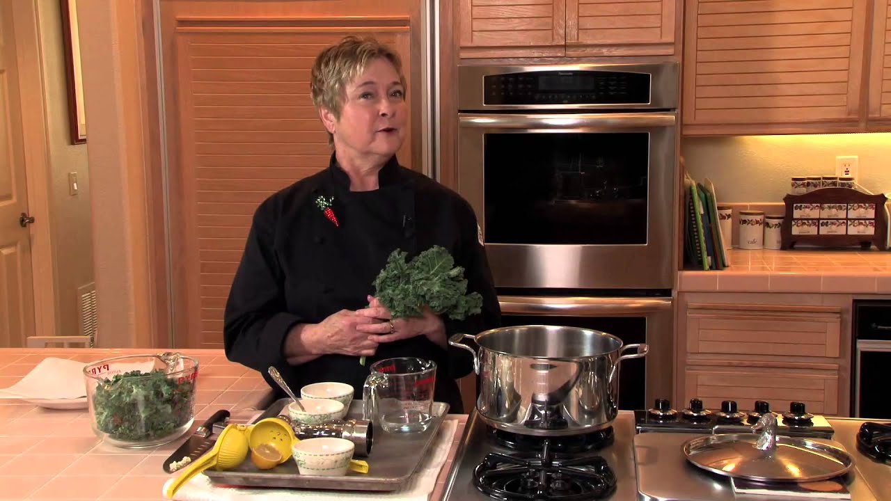 Debra Sims Makes Banana Bread Pudding - YouTube
