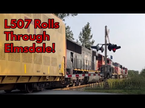 CN L507 Runs Through Elmsdale, NS! - YouTube