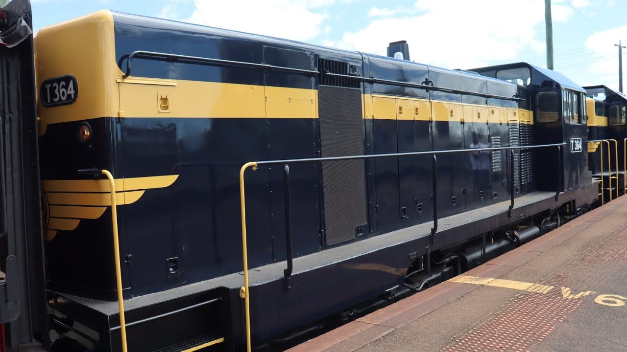 Steamrail Victoria Rail and Sail thunders west hauled by two 1960s T ...