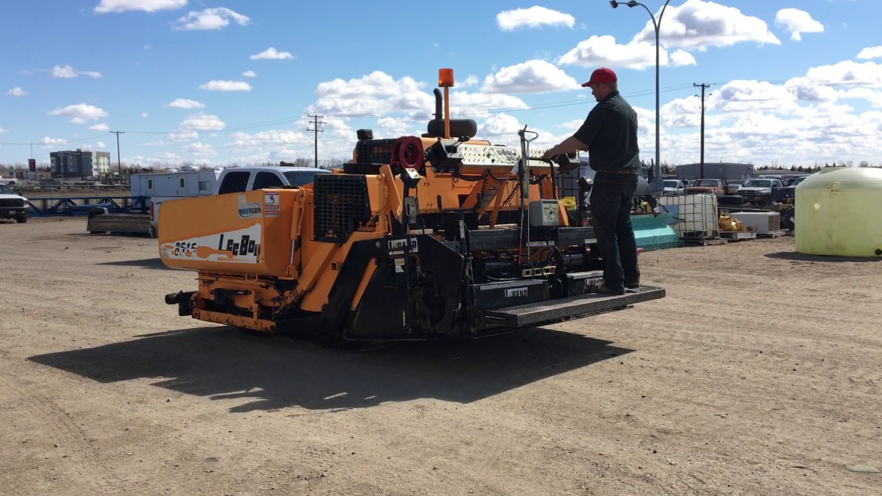 LeeBoy 8515 Ashphalt Paver - YouTube