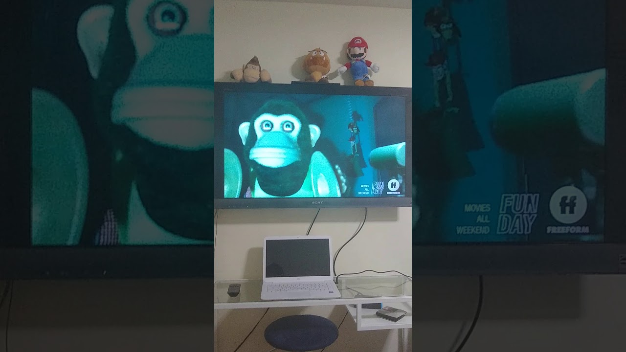 Woody vs the monkey. - YouTube