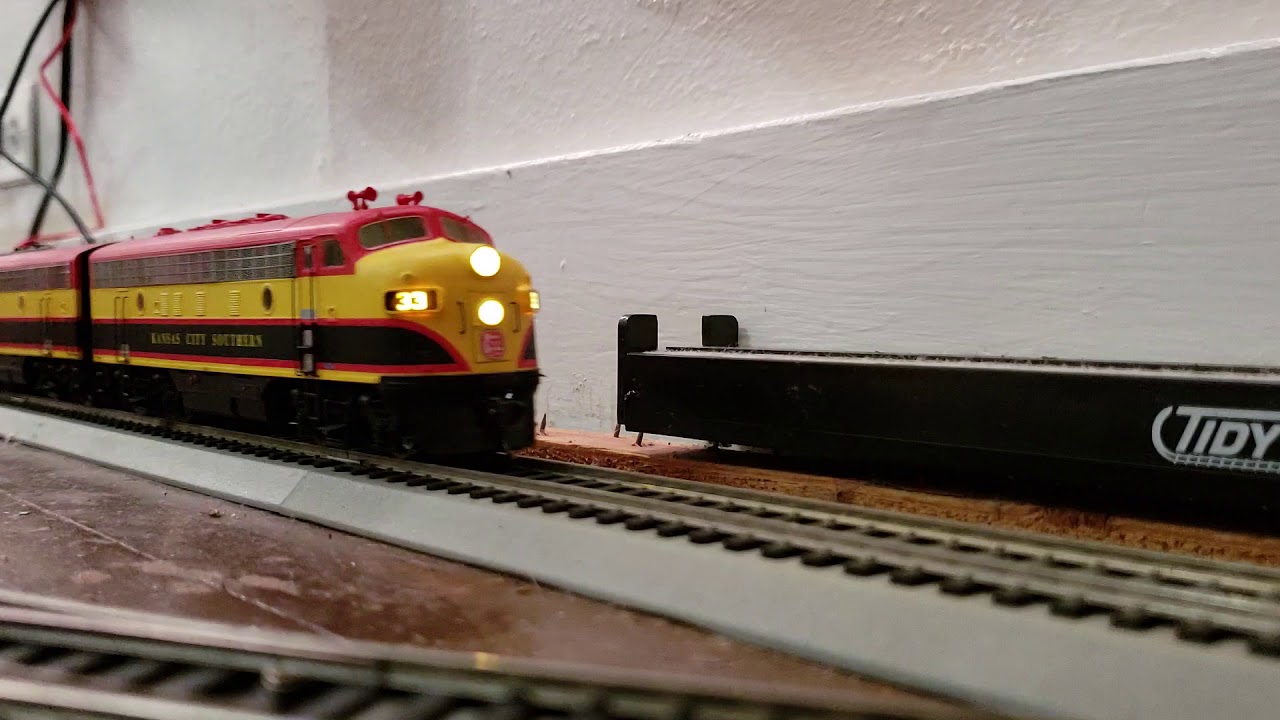 KCS executive train - YouTube